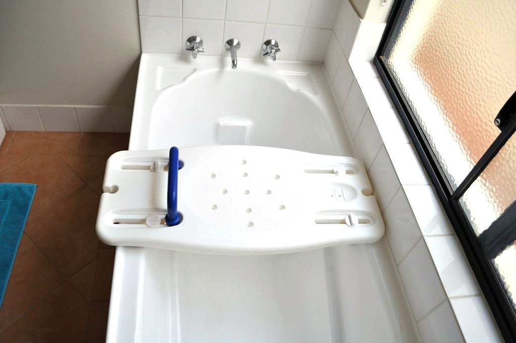 BATH BOAD ADJ 400MM - 630MM ( 150KG CAPACITY) - Redgumbrand